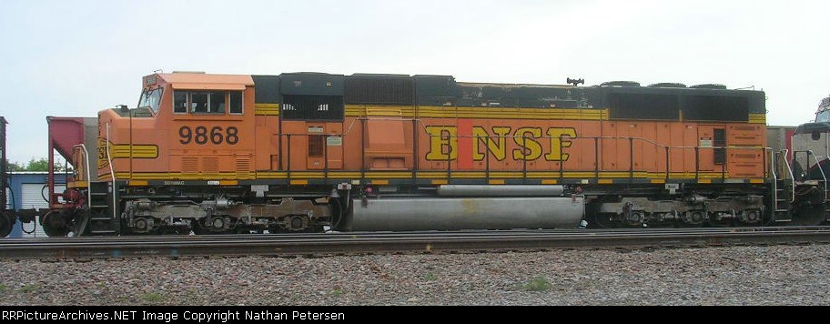 BNSF 9868